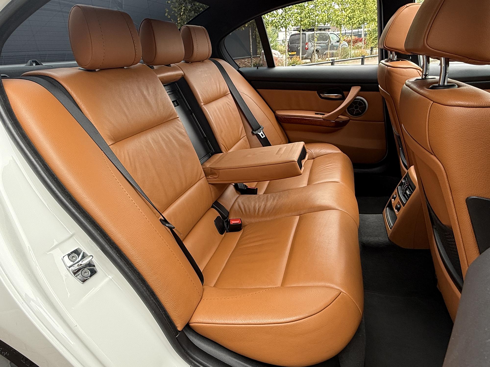 Van der Bij Auto's Veenwouden - Collectie - BMW 330i Individual - E90 ...